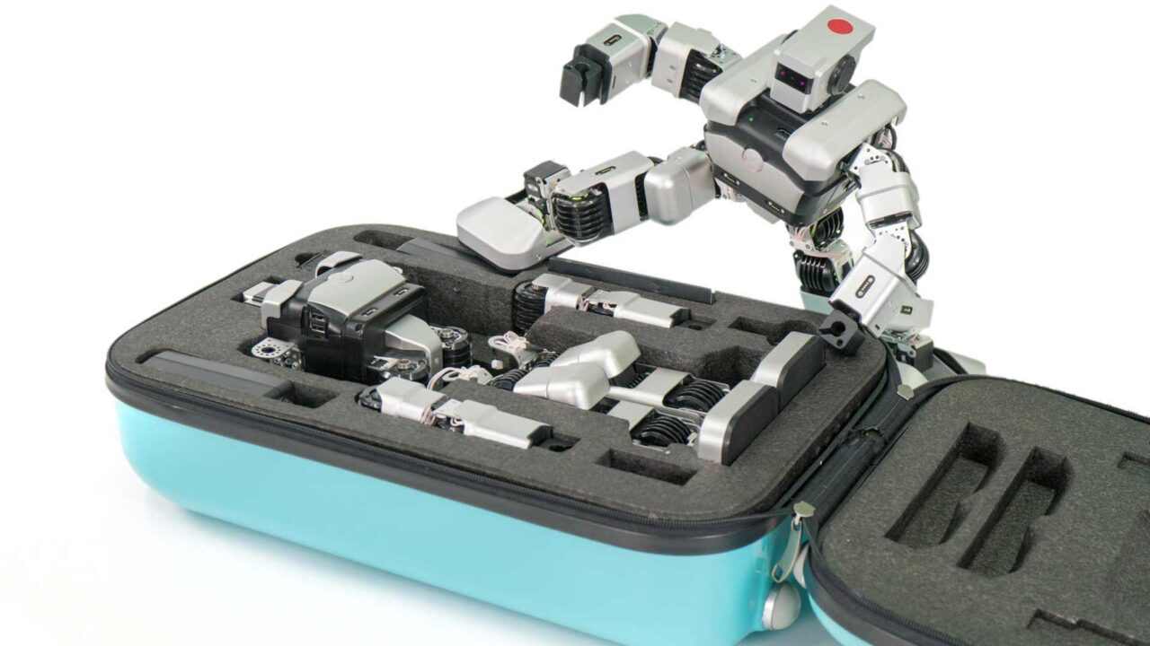 Robot umanoid programabil Yanshee cu inteligenta artificiala